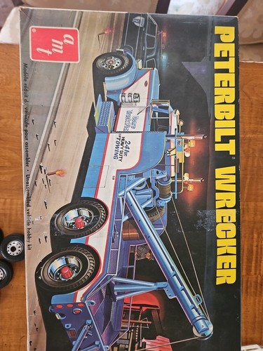 AMT Peterbilt Wrecker Semi-Truck Model Kit 1/25 Scale T533 | eBay