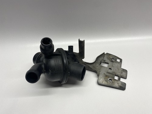 BMW 5 F07 GT F10 F11 535 i N55 2012 Coolant Thermostat with Bracket ...