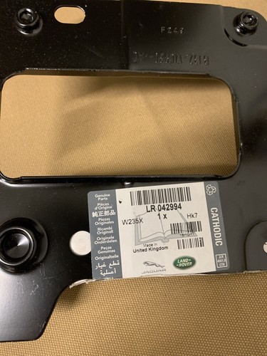 Land Rover Evoque Right Rear Bumper Reinforcement Bracket LR042994 ...