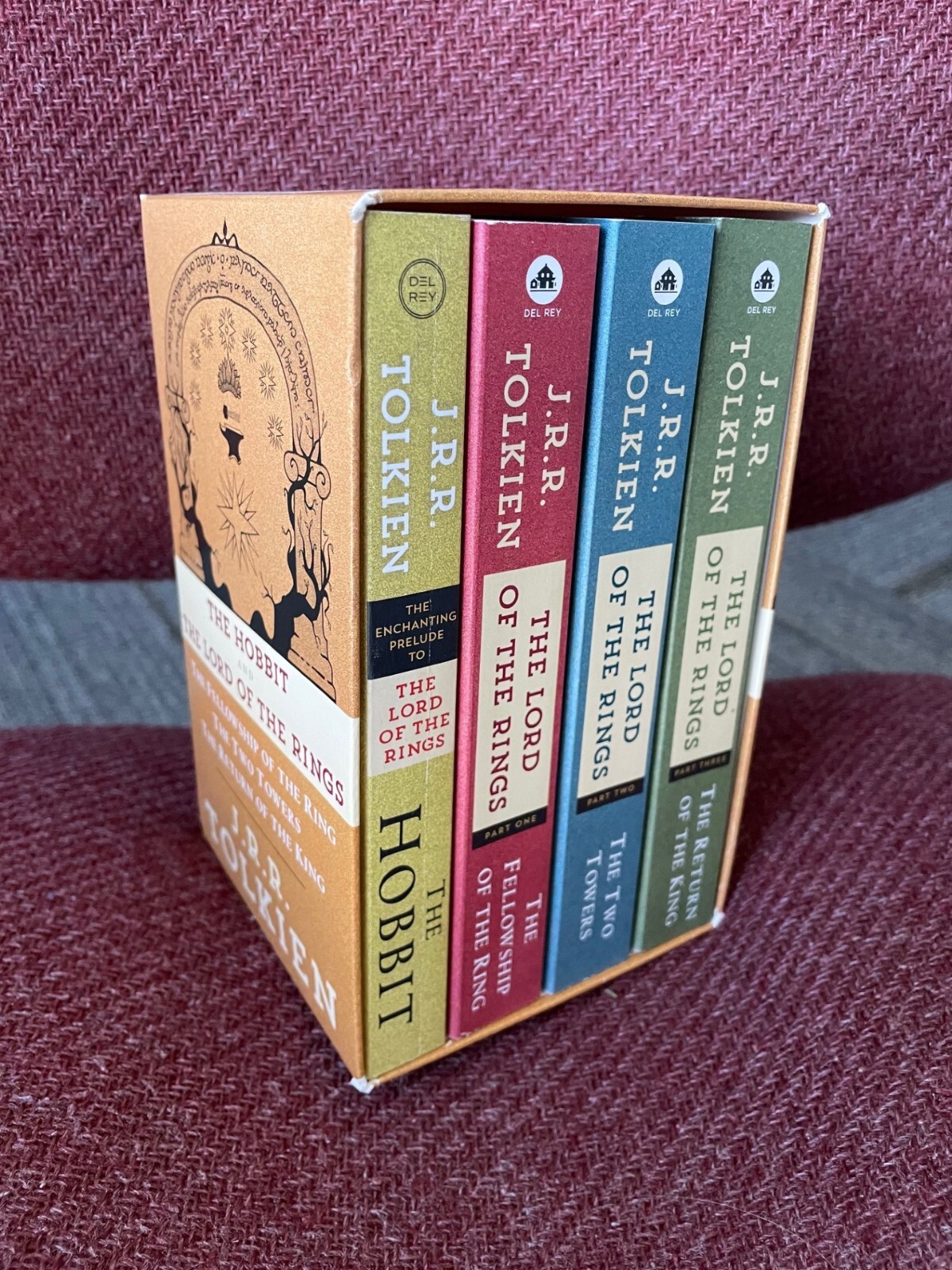 HOBBIT LORD RINGS TWO TOWERS RETURN KING - J.R.R. Tolkien Boxed Set ...