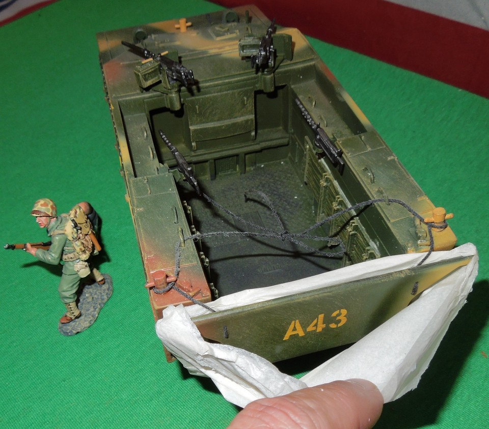 2005 King & Country 1:30 WW2 Iwo Jima USMC LVT4 AMTRAC Set w/Figs ...