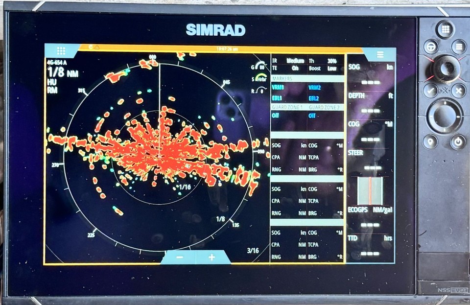 SIMRAD 4G Radar W/ RI-10 and Cables Lowrance B&G | eBay