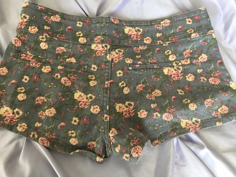 Forever 21 Premium Denim Floral Mini Short Shorts Size 27 | eBay