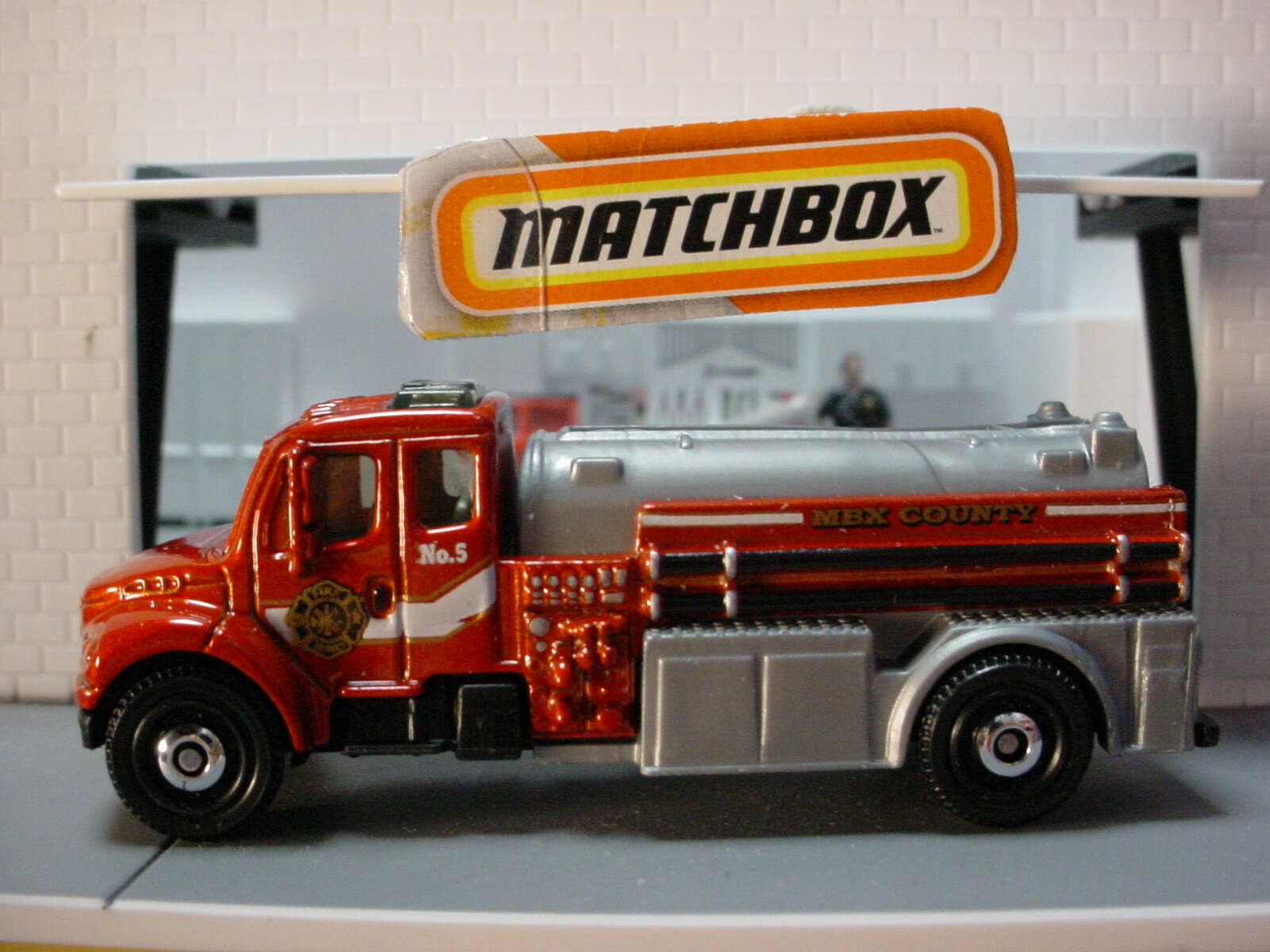 2019 Matchbox FREIGHTLINER M2 106 ☆ red; MBX COUNTY Fire Dept ☆ LOOSE ...