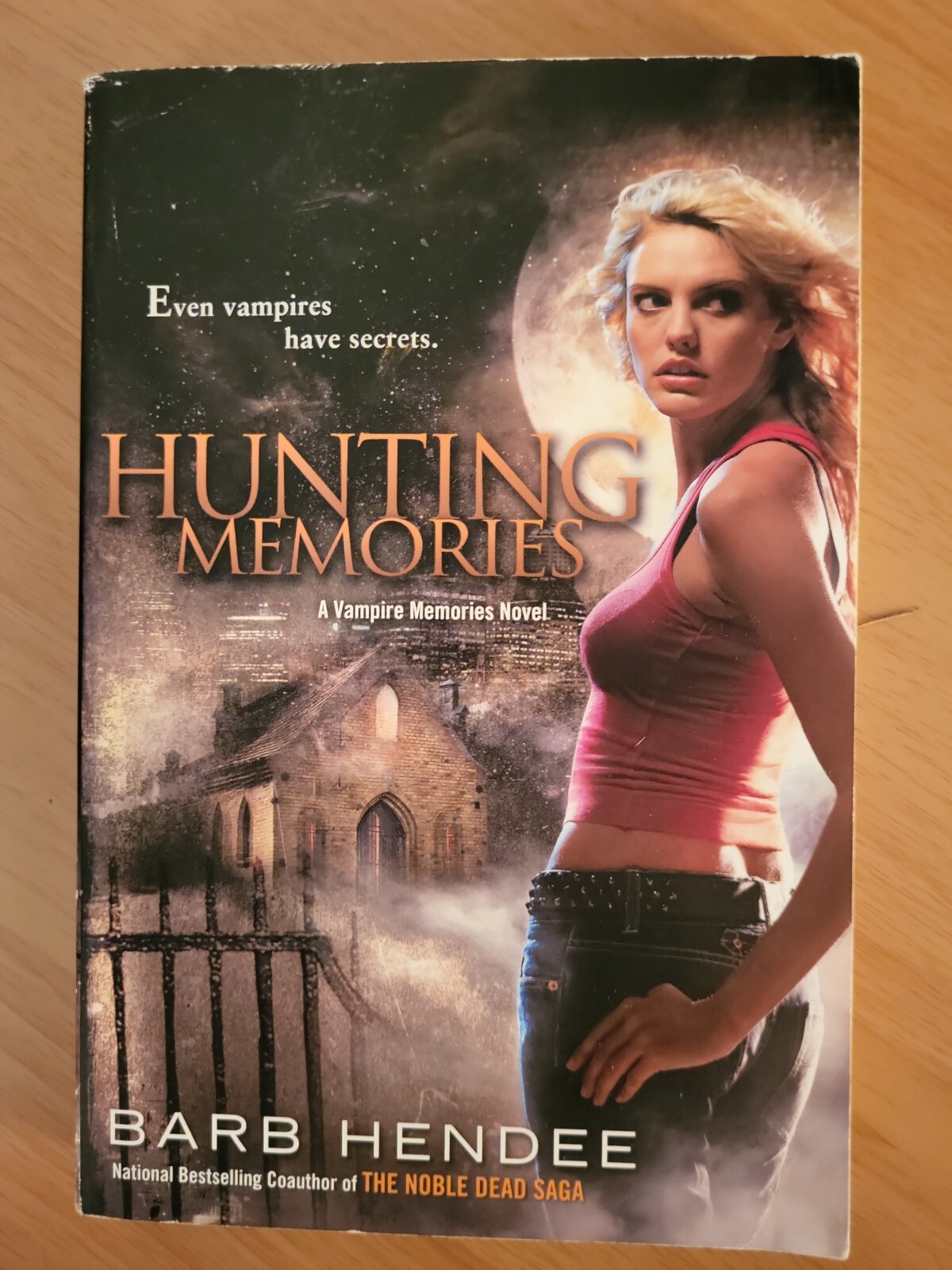 Hunting Memories : A Vampire Memories Novel Barb Hendee 9780451463579| eBay