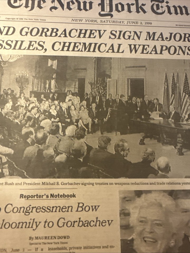 BUSH & GORBACHEV SIGN ACCORDS ON MISSLES USSR NEW YORK TIMES JUNE 1990 ...