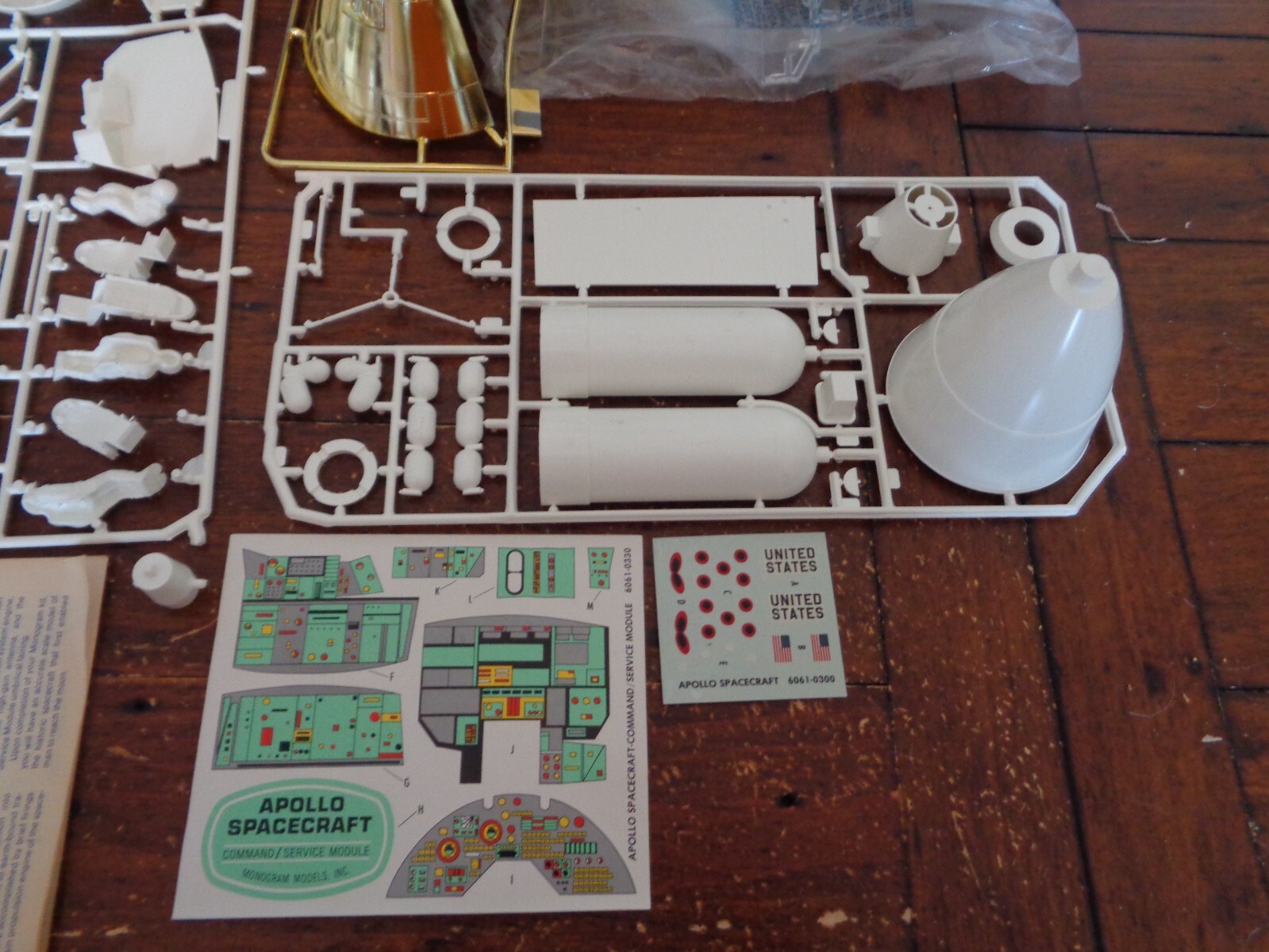 Monogram 6061 1:32 Heritage Edition Apollo Spacecraft Command/Service ...