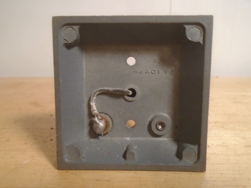 VINTAGE AMERICAN FLYER #760 S SCALE METAL ILLUMINATED RAILROAD CROSSING ...