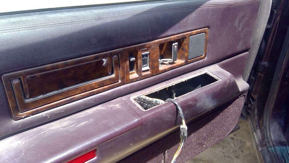 1993 Cadillac Fleetwood Driver Left Front Inside Door Trim Panel Only ...