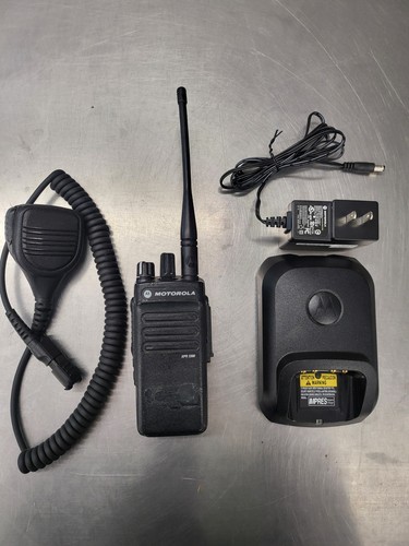 Motorola XPR3300 UHF Two-Way Radio w/ Antenna Battery Speaker Mic ...