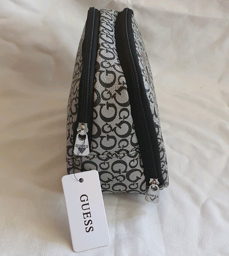 ڿڰۣ GUESS Black & Grey RHODES SIGNATURE LOGO Design COSMETICS MAKEUP ...