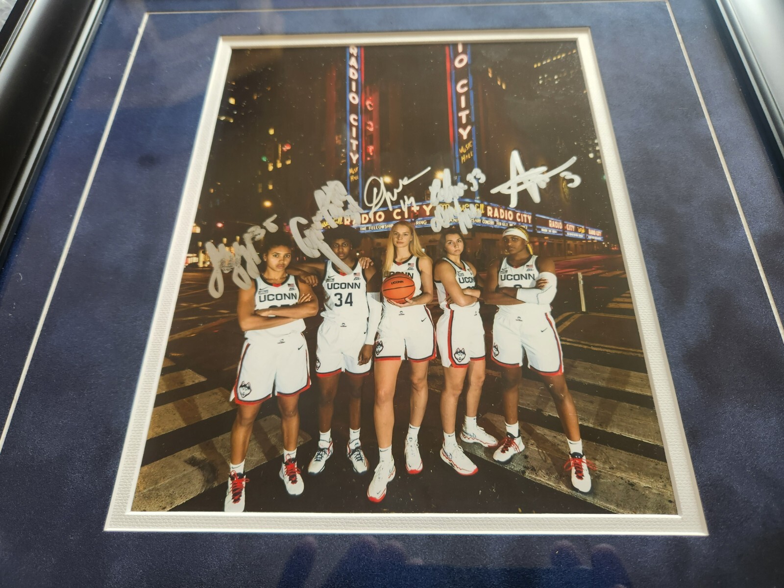 UConn Autographed 8x10 Aaliyah Edwards Azzi Fudd Juhasz Patterson ...