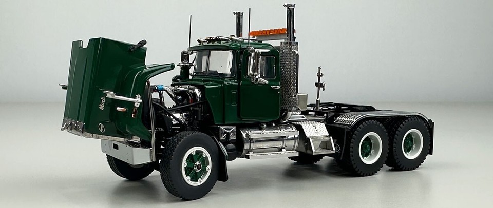 HHR138F-2 - 1:50 scale Mack Superliner Heavy Spec - Green over Black | eBay