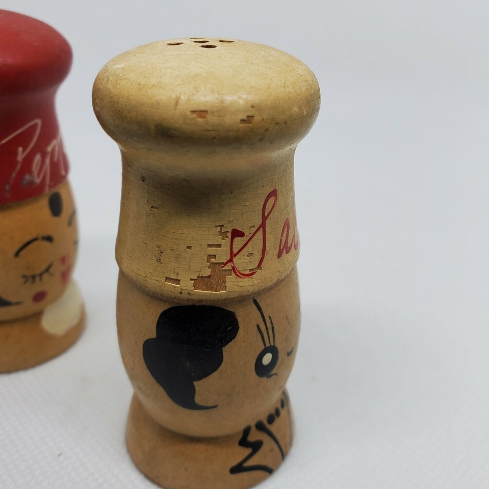 Vintage Wooden Mr Salt Mrs Pepper Shakers 2.5" Tall Red White Black ...