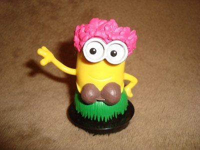 Despicable Me 3 Minions in grass skirt & Coconut Bra Snapco Cup topper ...