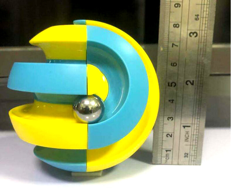 Rotating Magic Mobius Orbit Ball Adult Fingertip Track Ball ...