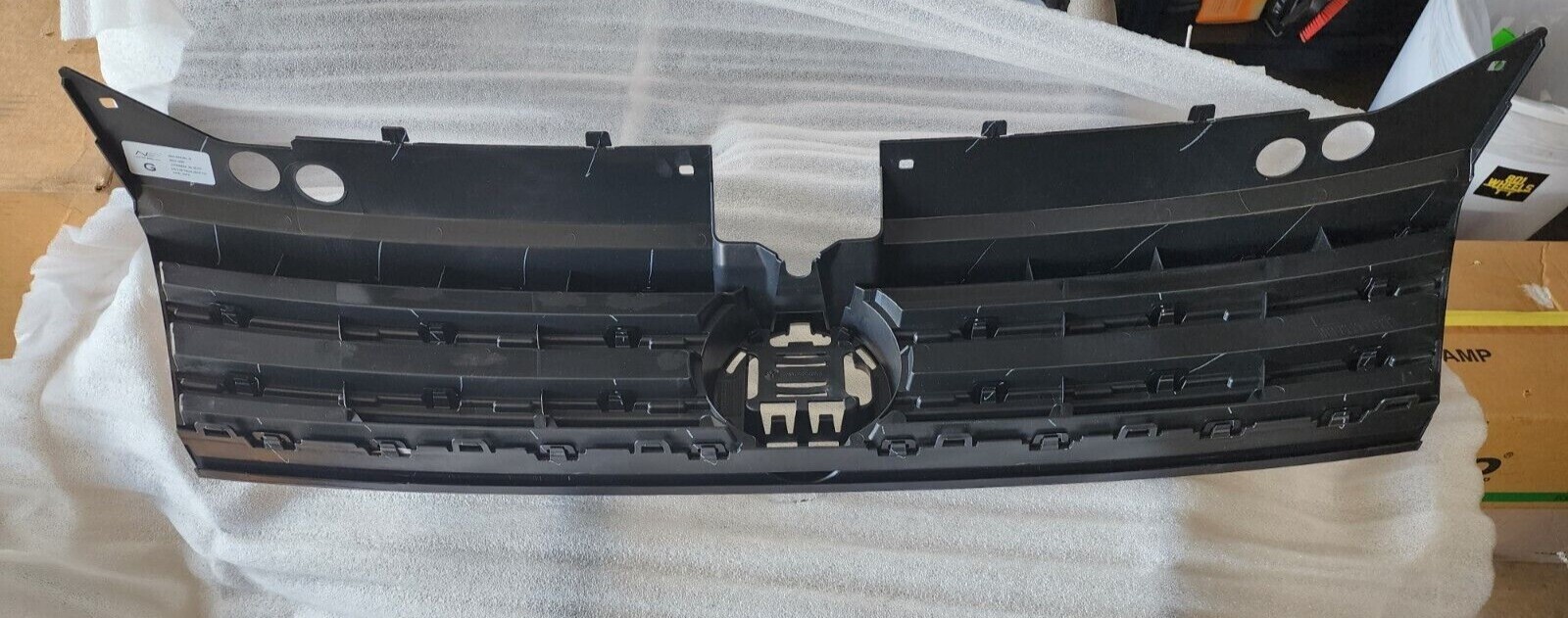 NEW OEM 2018 2019 2020 Volkswagen Tiguan Chrome Grille 5NN-853-651-G ...