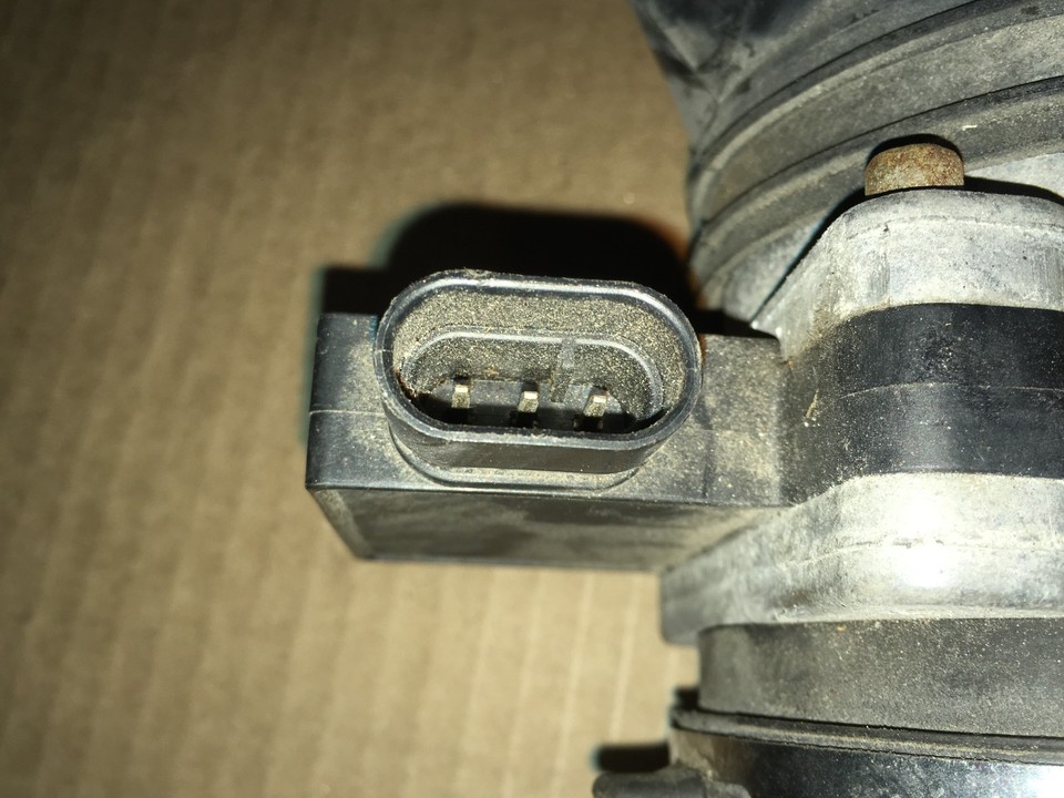 CORVETTE MAF MASS AIR FLOW SENSOR with DUCTS 25099265, 25099267 GM 97 ...