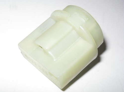 BMW E32 E34 E30 E38 E61 Bulb Lamp Holder Socket 8355883 63218355883 New ...