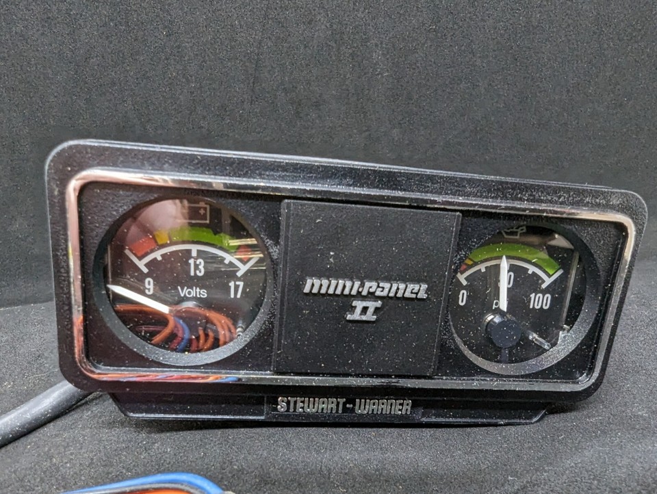 NOS STEWART WARNER MINI PANEL II OIL PRESSURE VOLTMETER BATTERY CLUSTER ...