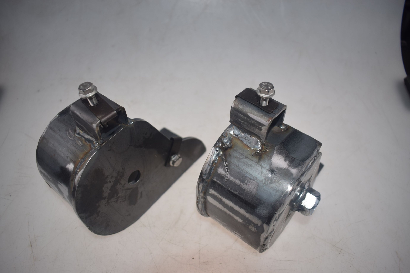 Upper trailing arm mounts For Chevy Trailblazer GMC Envoy ONLY PAIRS | eBay