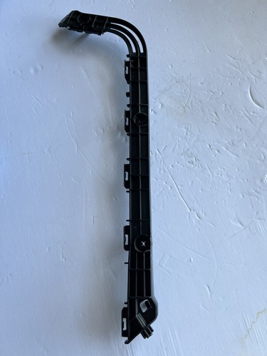 Toyota OEM 2010-2016 4Runner Rear Bumper-Side Retainer Bracket Left ...