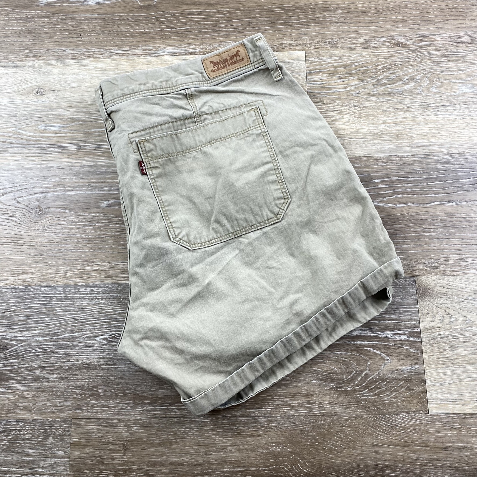 LEVI'S Mid Rise Beige Denim Jean Shorts Women's Size … - Gem