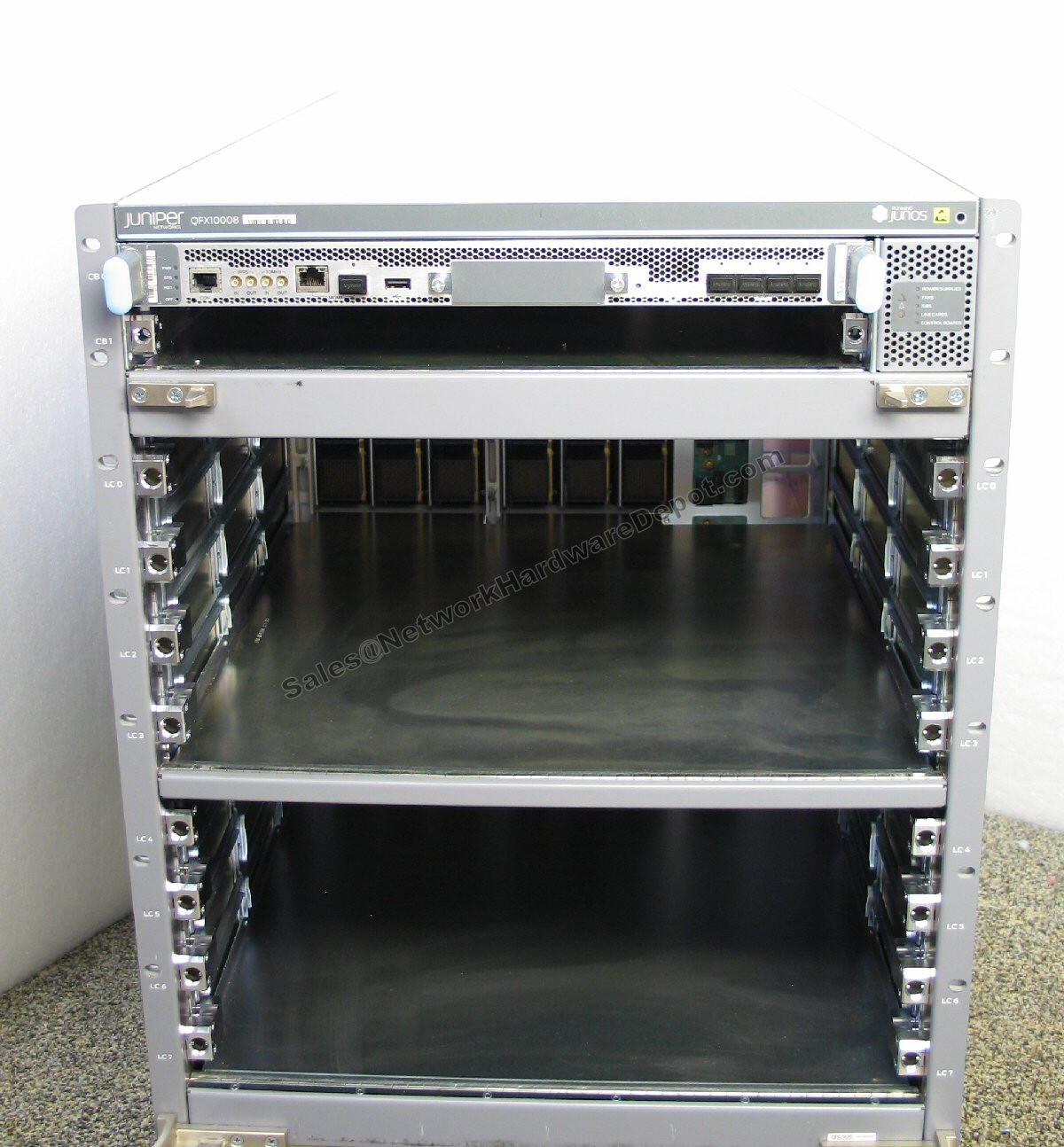 Juniper Networks QFX10008 8-Slot Chassis w/ QFX10000-RE & PWR *1 Year ...
