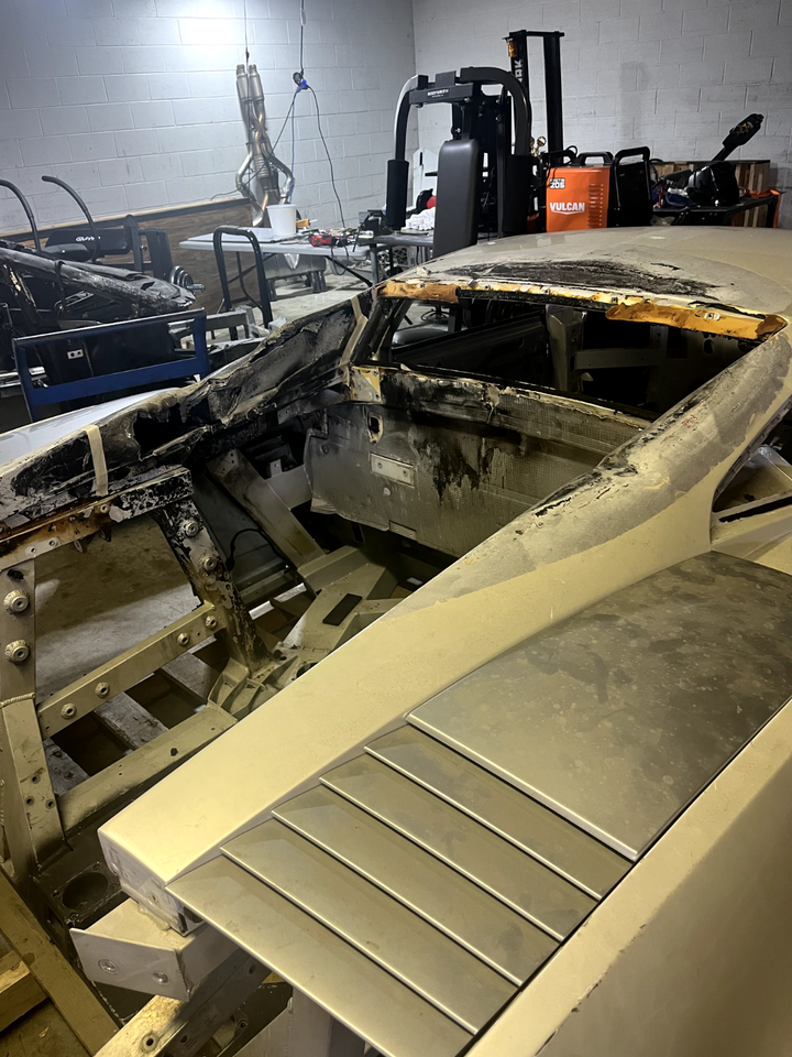 Lamborghini Gallardo Frame with hood, bumper, doors, and rear grill ...