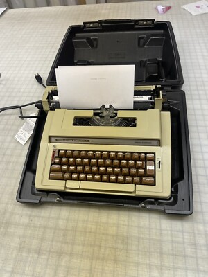 Typewriters & Word Processors - Correction Electric Typewriter