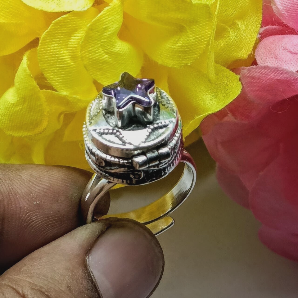 Amethyst poison ring, Sterling Silver Ring, Openable Poison Pill Box ...