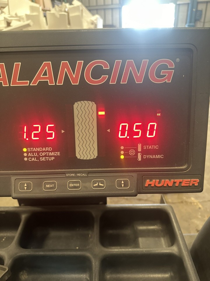 Hunter DSP 9500 W/ Split Weight DSP9502 Tire Wheel Balancer Machine ...