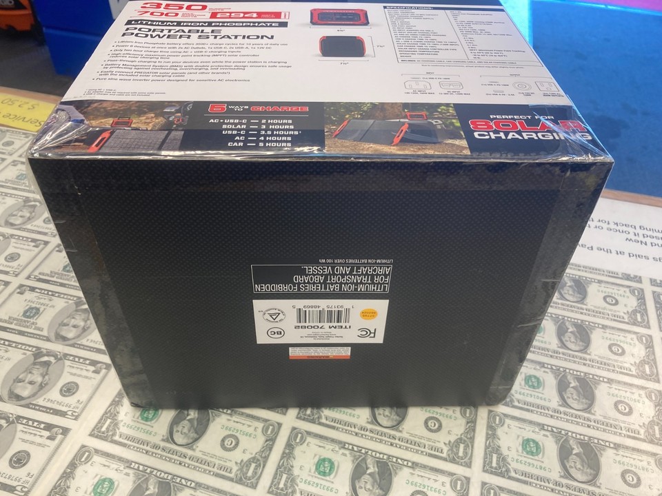 PREDATOR 350 Power Station/ Generator 350 Running Watts 294 Wh Capacity ...