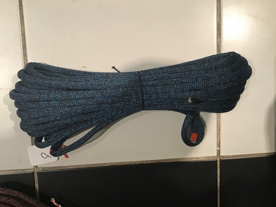 rope Dyneema size 12 mm length 14.5 metres colour navy & white new ...