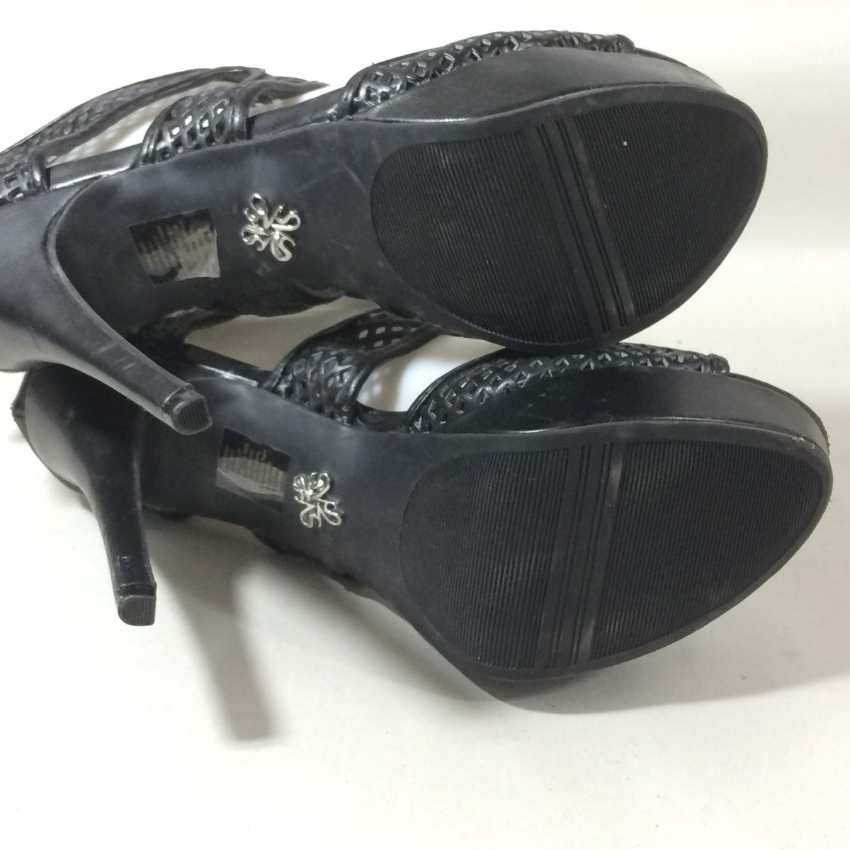 Vera Wang Simply Cut Out Stiletto High Heels Black Womens 9 Vera Wang Simply Cut Out Stiletto High Heels Black Womens 9