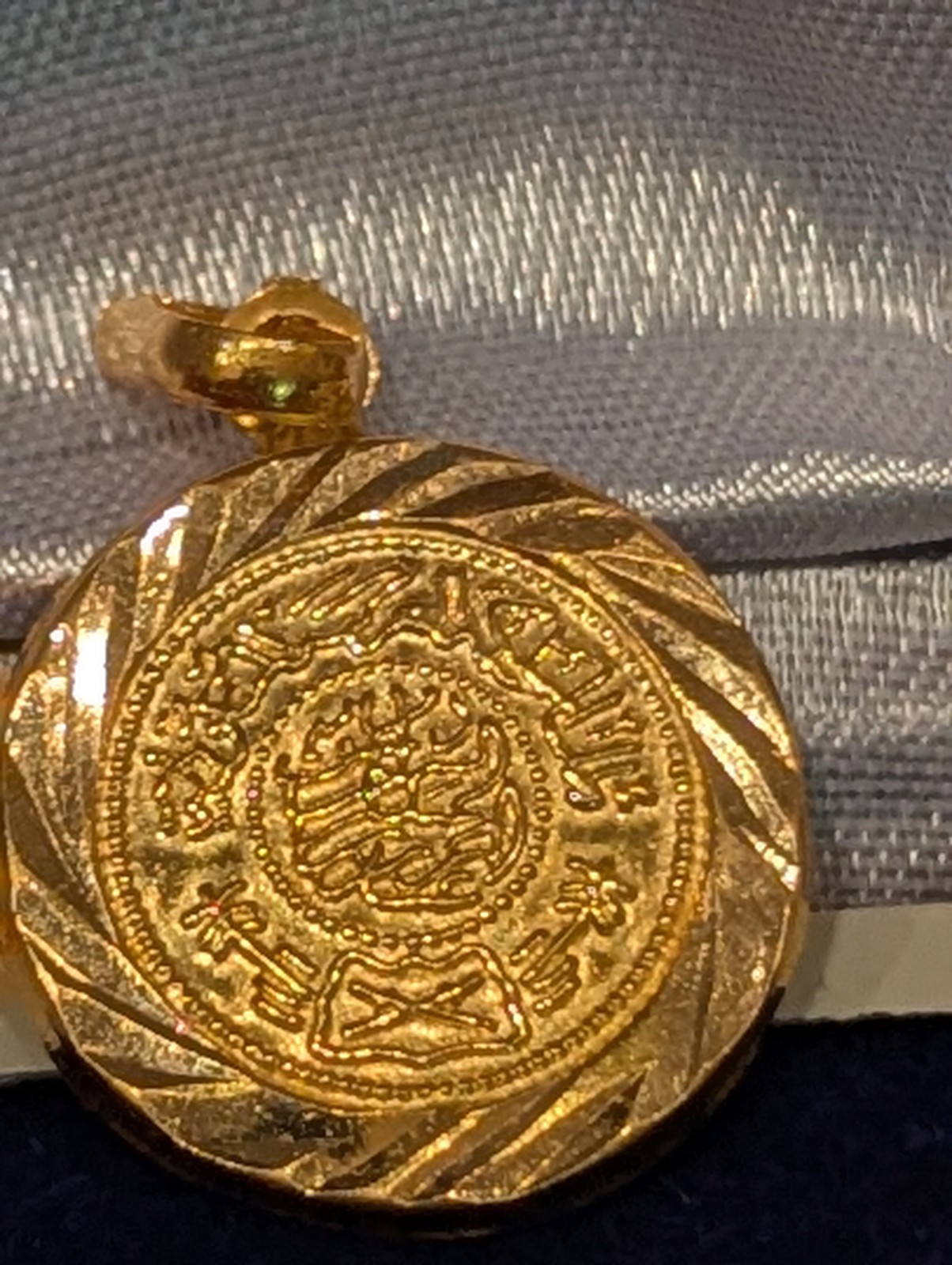 Beautiful Solid Pure Gold 21 Karat Pendant. | eBay