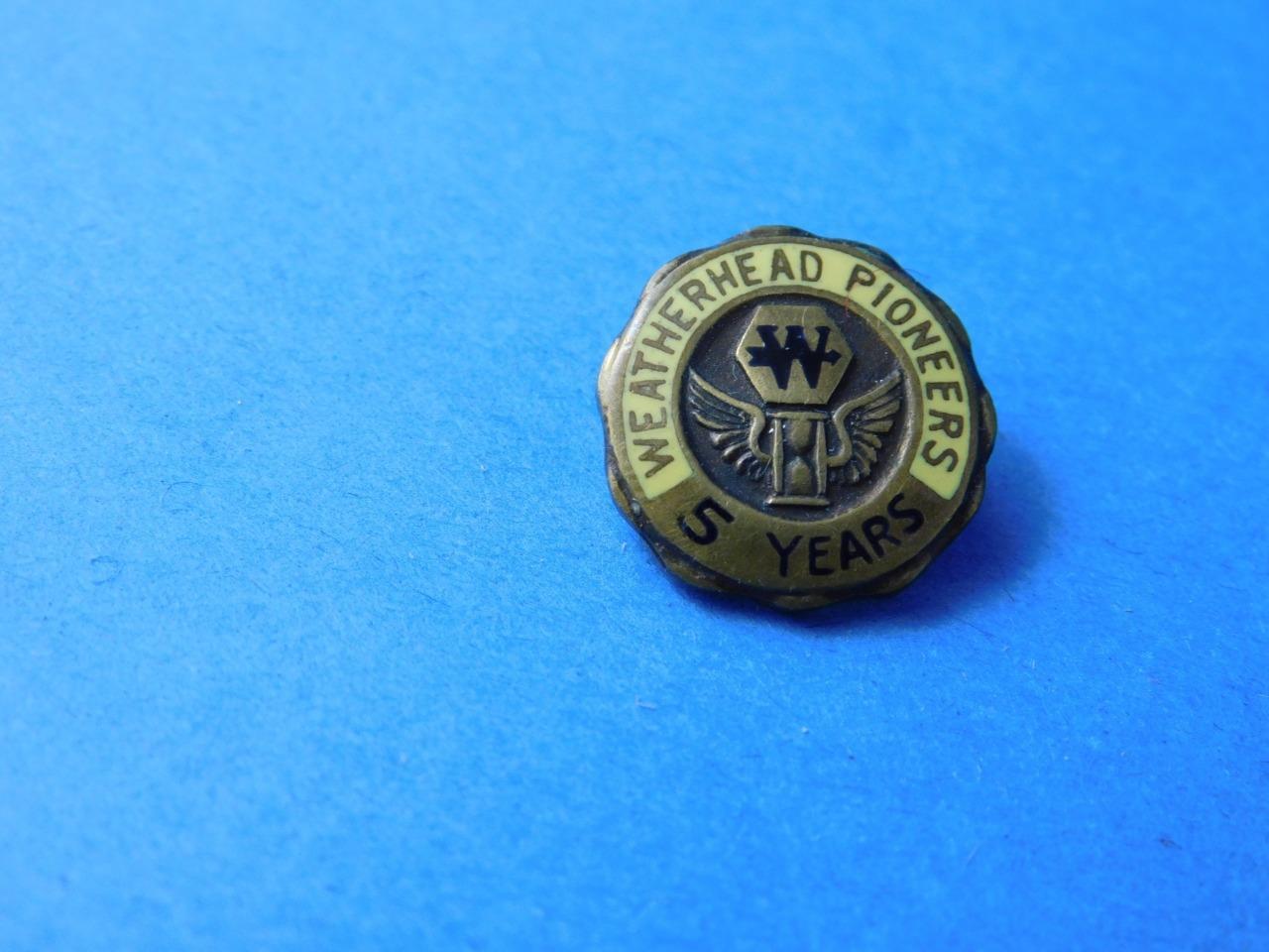 WEATHERHEAD PIONEERS 5 YEAR SERVICE AWARD FACTORY PIN VINTAGE HAT LAPEL ...