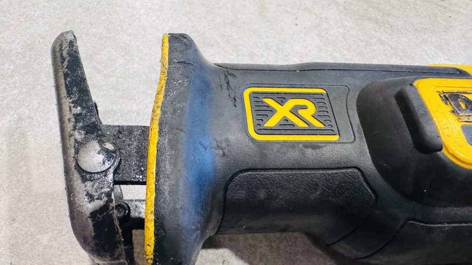 New DeWalt XR 20v Max DCS367B Brushless Cordless Reciprocating Saw ...