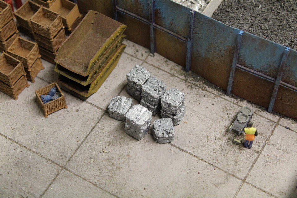 BULKSCENE - MODEL SCRAP METAL BALES - 3D GREY - OO/HO GAUGE - PACK OF ...