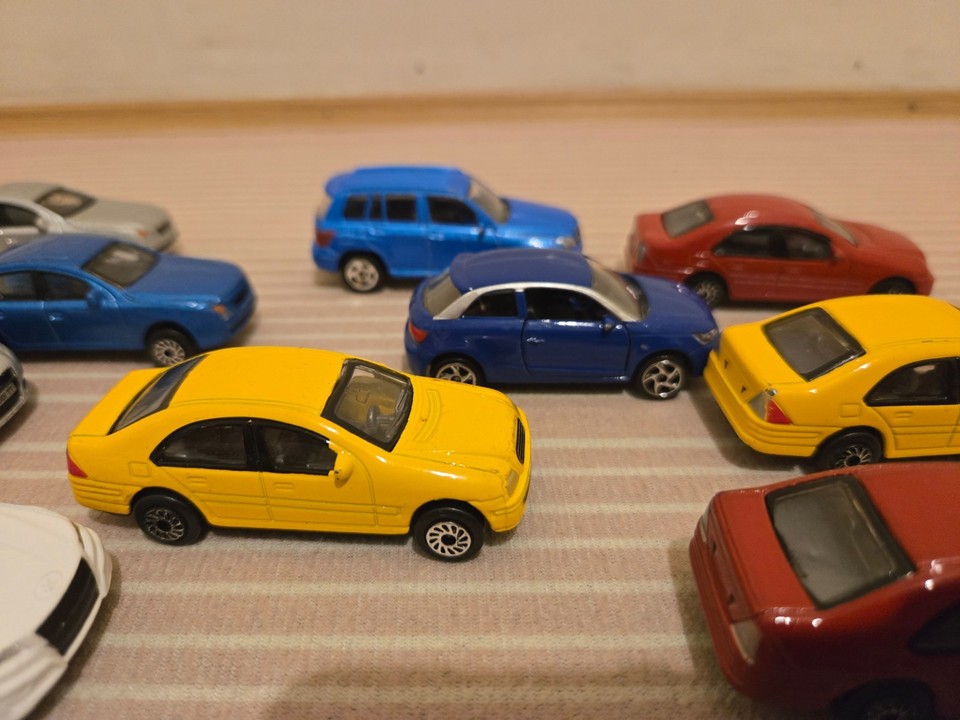 Metal toy cars bundle, very good condition, a gift will be added with ...