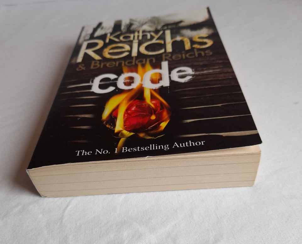 Code-Kathy Reichs & Brendan Reichs-Paperback 9780099571469 | eBay UK