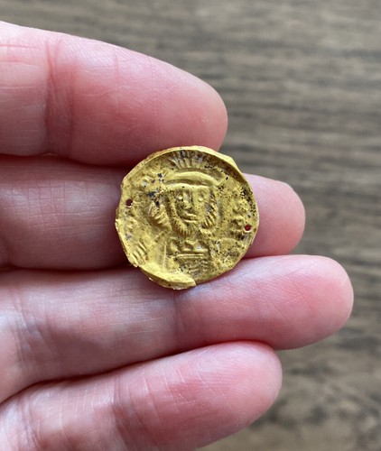 BYZANTINE. GOLD BRACTEATE IN THE STYLE OF A GOLD SOLIDUS. CIRCA 8TH ...