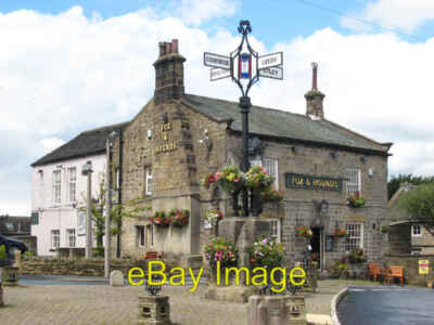 Photo 6x4 Fox & Hounds, Bramhope The Cross in the middle of the ...