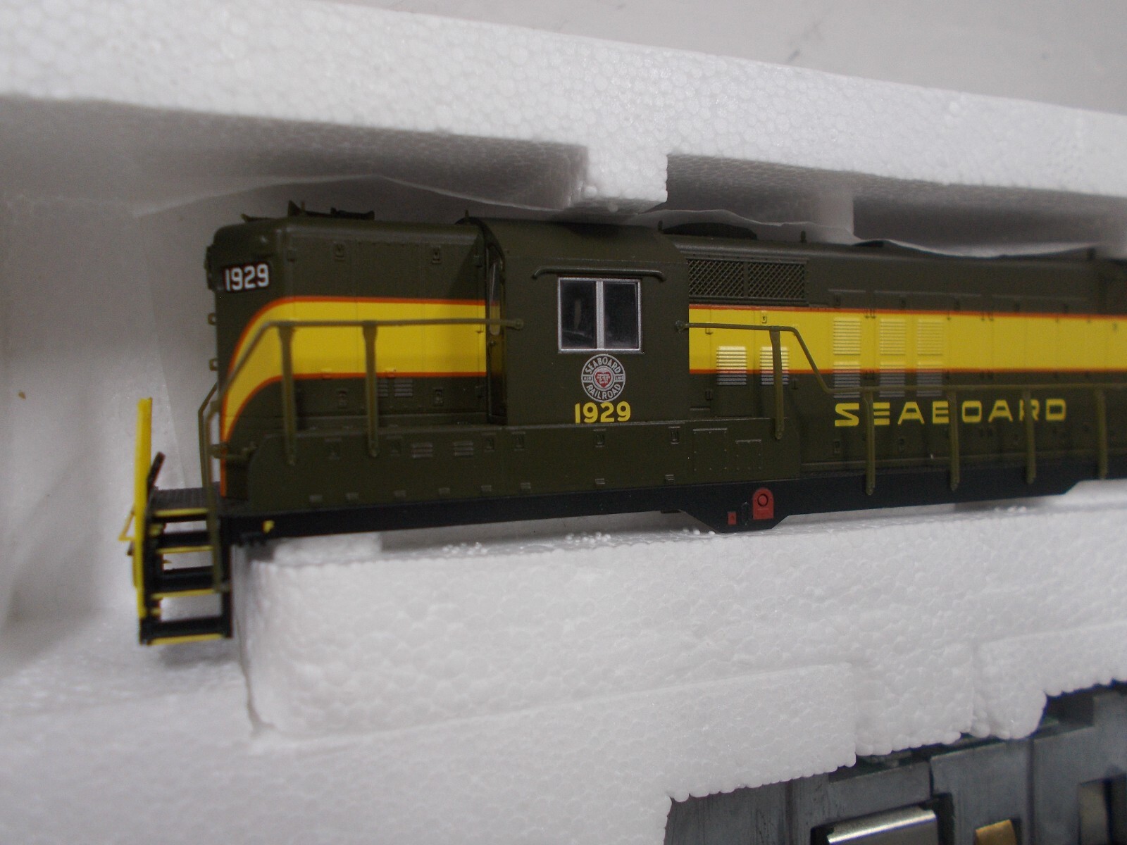 PROTO 2000~ SEABOARD GP9 POWERED LOCOMOTIVE # 1929 ~NEW GEARS~HO SCALE ...
