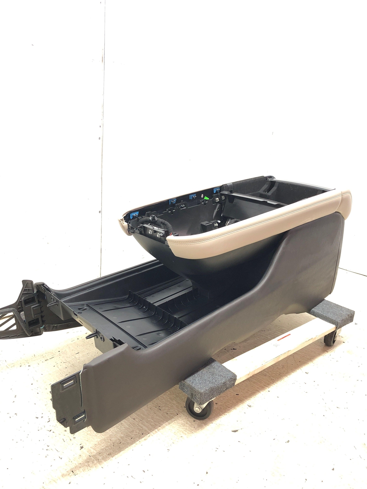 2018 - 2021 LINCOLN NAVIGATOR OEM FRONT FLOOR CENTER CONSOLE | eBay