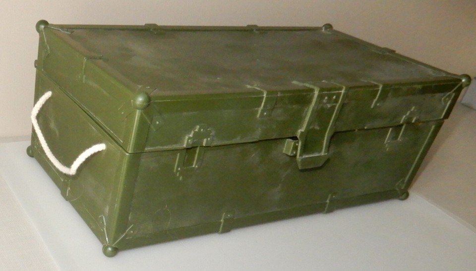 Vtg 2001 GI JOE Footlocker with Sniper Gear; Joe + Gear are Factory ...