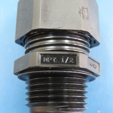 HEYCO M4520 Qty of 60 per Lot RLTCG LL 1/2 NPT BLACK-NO NUT Heyco -Tite ...