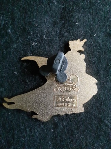 Disney Maleficent with Flowing Cape Pin~Vintage 2002~Pin# 17817~EUC! | eBay