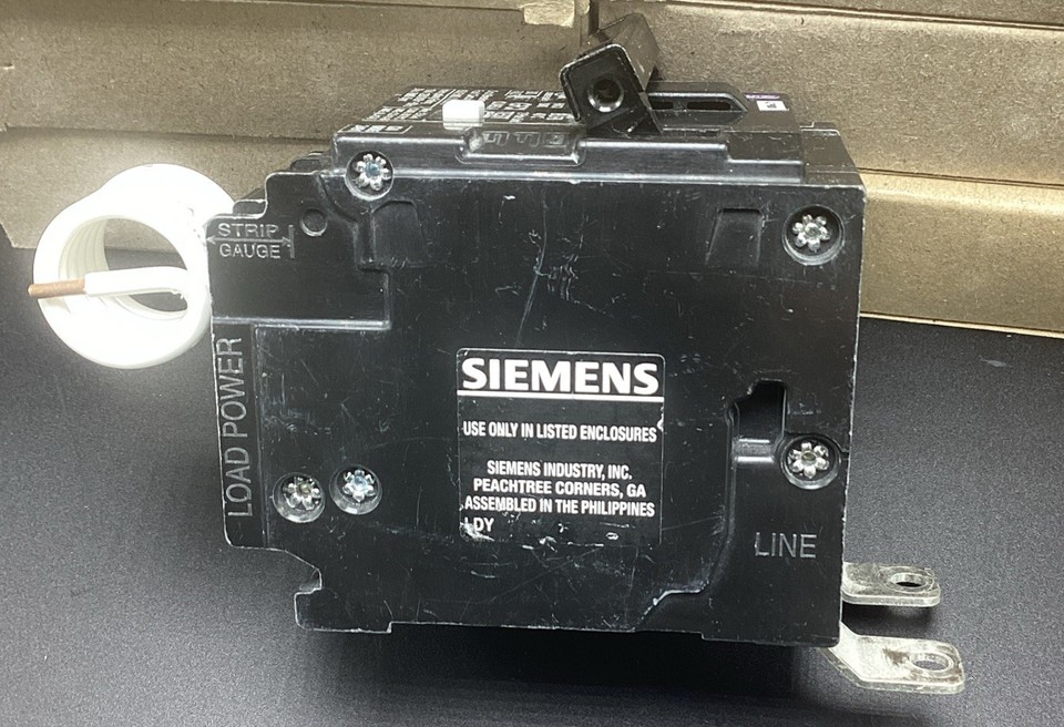 New MODEL Circuit Breaker Siemens B220 BF220 20 Amp 2 Pole 120/240V ...