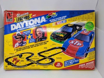 LIFE-LIKE RACING TYCO RACING LEGENDS DAYTONA RICHARD KYLE PETTY HO SLOT ...